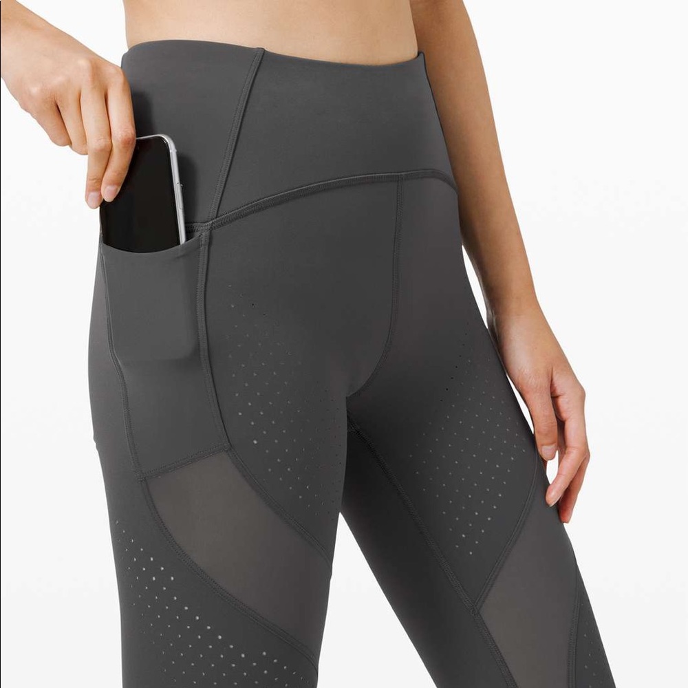 Lululemon Uncovered Strength High-Rise - Grey - Gem
